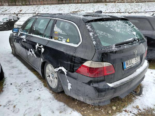 Black BMW 520 2010 in Vilnius, with an engine capacity of 2.00 L and mileage of 368 thousand km for 2500 €, photo 6 on AUTOMOTO.COM.LV