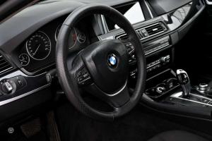 Black BMW 520 2010 in Kretinga, with an engine capacity of 2.00 L and mileage of 268 thousand km for 7899 €, photo 19 on AUTOMOTO.COM.LV