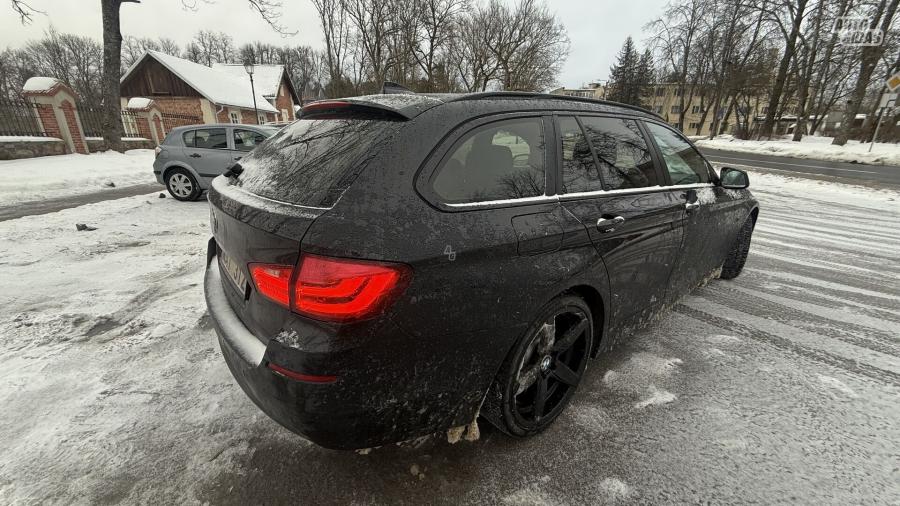 Melns BMW 520 2010 Viļņa, ar dzinēja tilpumu 2.00 L un nobraukumu 270 tūkst. km par 5200 €, foto 4 vietnē AUTOMOTO.COM.LV