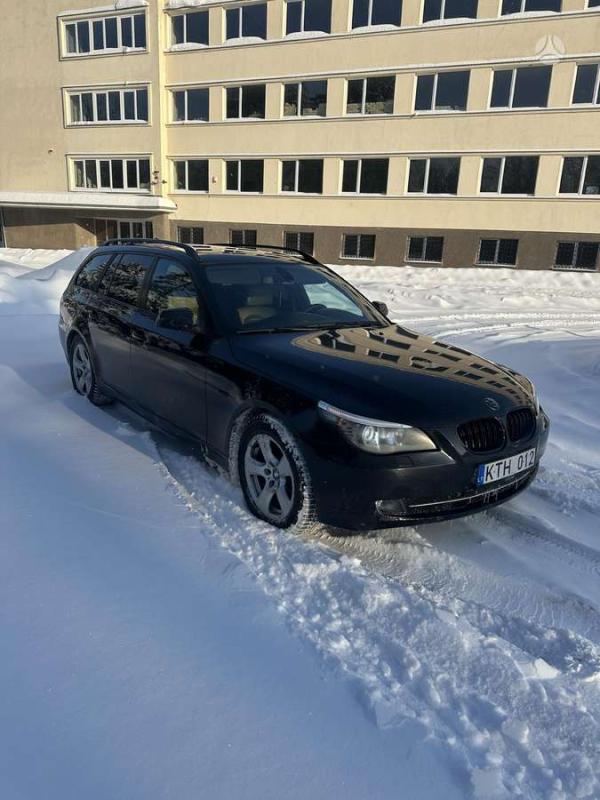 Black BMW 520 2010 in Kedainiai, with an engine capacity of 2.00 L and mileage of 376 thousand km for 3900 €, photo 1 on AUTOMOTO.COM.LV