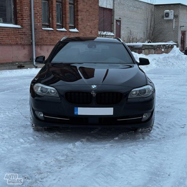 Melns BMW 520 2010 Birštonas, ar dzinēja tilpumu 2.00 L un nobraukumu 310 tūkst. km par 7999 €, foto 2 vietnē AUTOMOTO.COM.LV