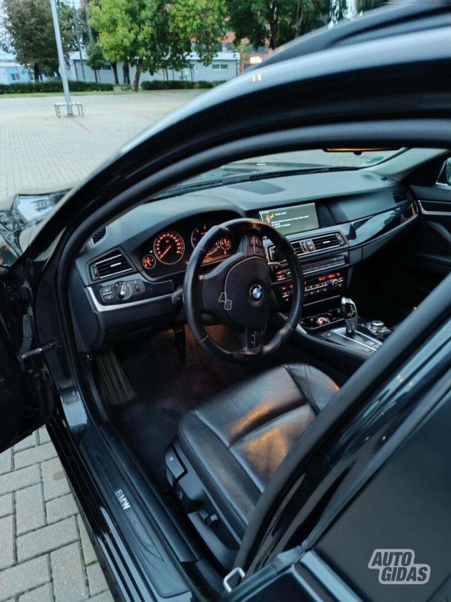 Black BMW 520 2010 in Silale, with an engine capacity of 2.00 L and mileage of 332 thousand km for 9300 €, photo 5 on AUTOMOTO.COM.LV