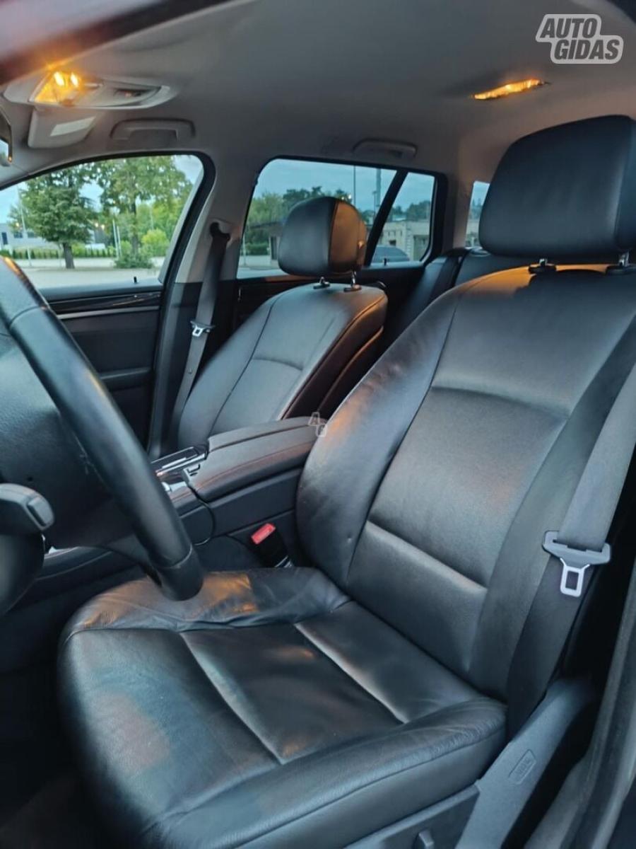 Black BMW 520 2010 in Silale, with an engine capacity of 2.00 L and mileage of 332 thousand km for 9300 €, photo 7 on AUTOMOTO.COM.LV