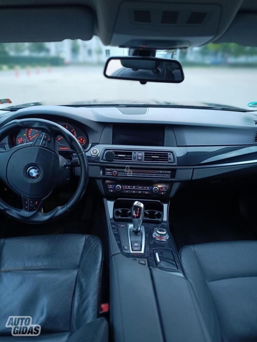 Black BMW 520 2010 in Silale, with an engine capacity of 2.00 L and mileage of 332 thousand km for 9300 €, photo 11 on AUTOMOTO.COM.LV