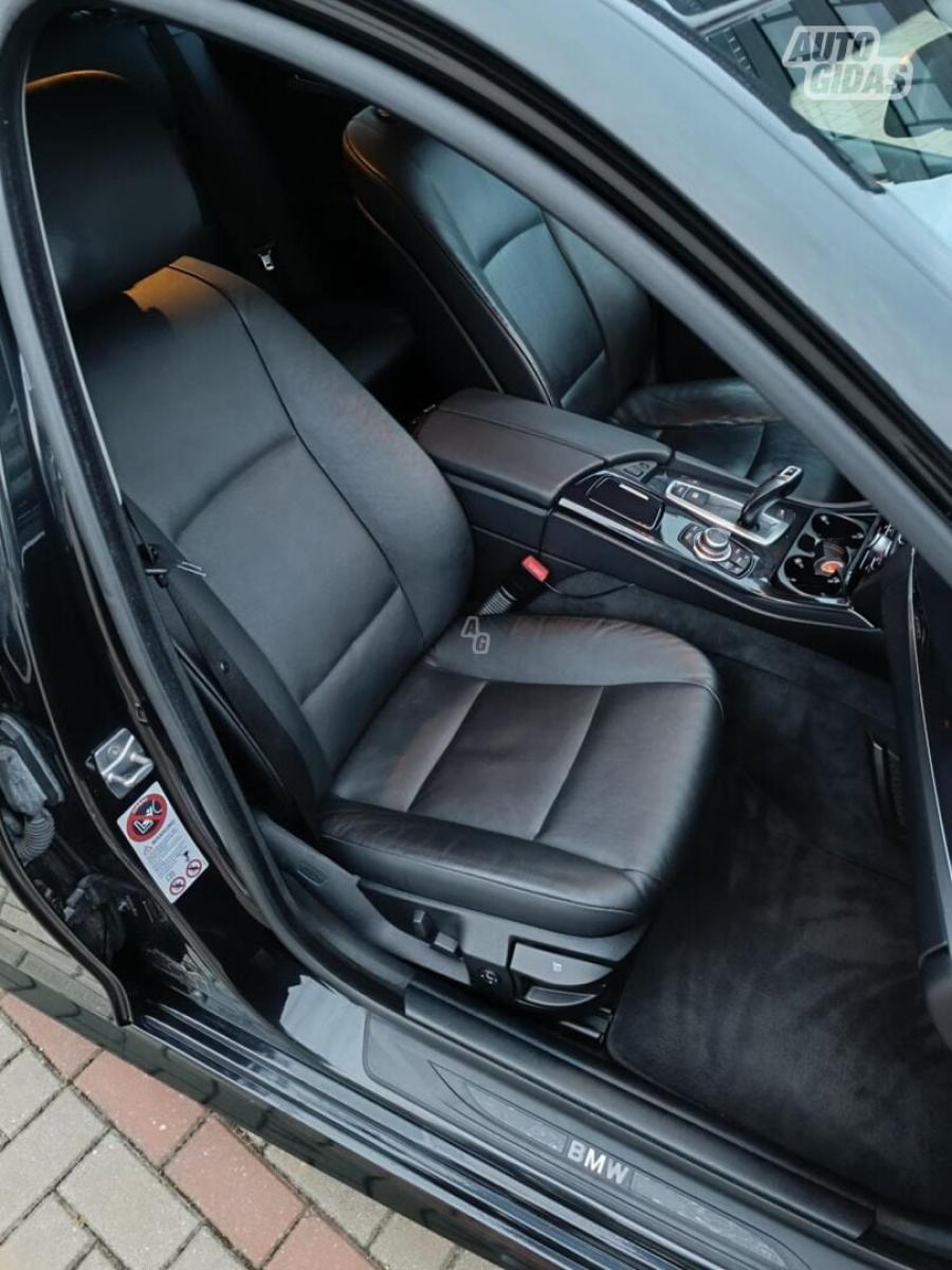 Black BMW 520 2010 in Silale, with an engine capacity of 2.00 L and mileage of 332 thousand km for 9300 €, photo 14 on AUTOMOTO.COM.LV
