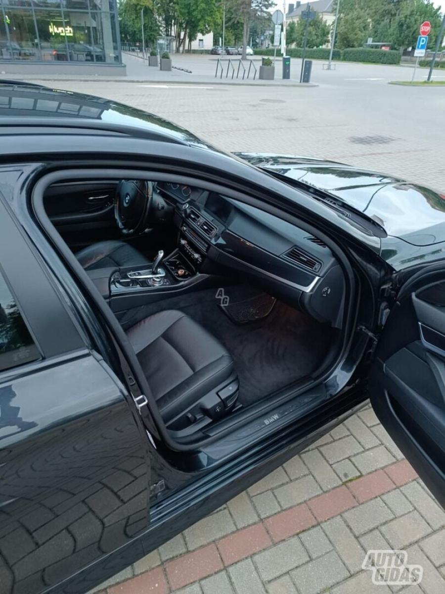 Black BMW 520 2010 in Silale, with an engine capacity of 2.00 L and mileage of 332 thousand km for 9300 €, photo 15 on AUTOMOTO.COM.LV