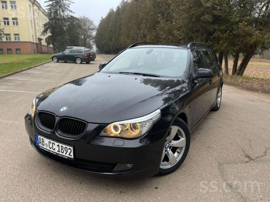 Black BMW 520 2010 in Riga, with an engine capacity of 2.00 L and mileage of 282 thousand km for 4500 €, photo 1 on AUTOMOTO.COM.LV