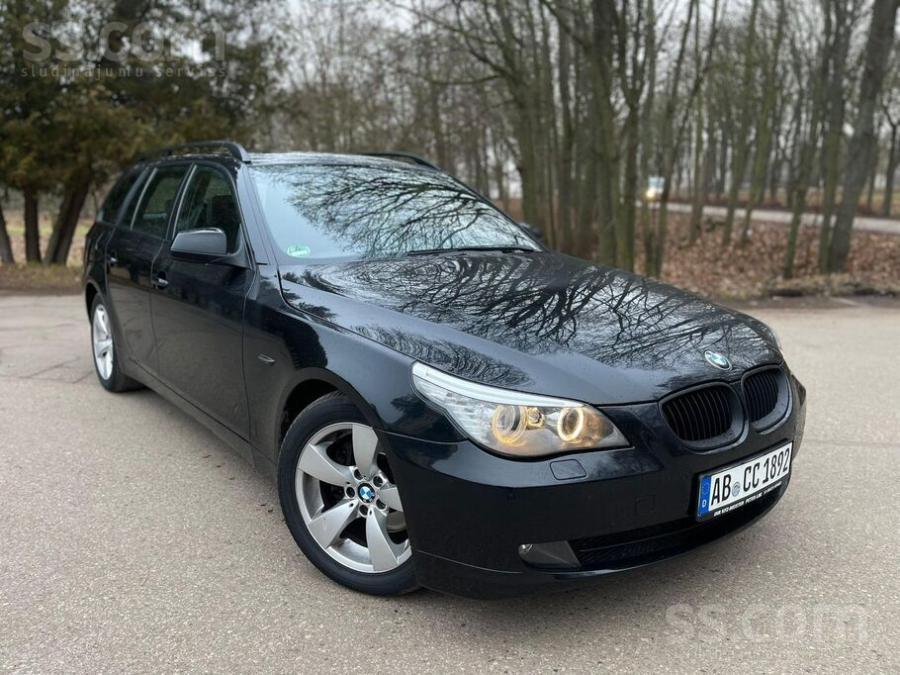 Black BMW 520 2010 in Riga, with an engine capacity of 2.00 L and mileage of 282 thousand km for 4500 €, photo 7 on AUTOMOTO.COM.LV