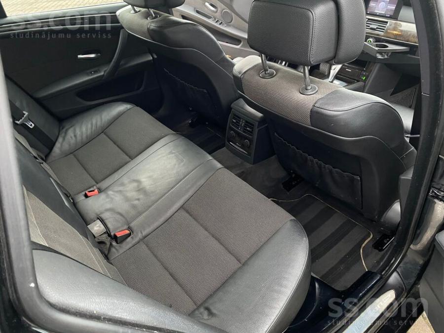 Black BMW 520 2010 in Riga, with an engine capacity of 2.00 L and mileage of 282 thousand km for 4500 €, photo 9 on AUTOMOTO.COM.LV