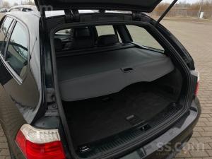 Black BMW 520 2010 in Riga, with an engine capacity of 2.00 L and mileage of 282 thousand km for 4500 €, photo 14 on AUTOMOTO.COM.LV