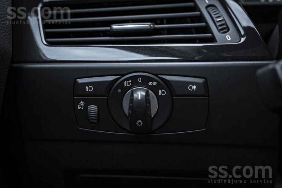 Melns BMW 520 2010 Rīga, ar dzinēja tilpumu 2.00 L un nobraukumu 0 tūkst. km par 4950 €, foto 26 vietnē AUTOMOTO.COM.LV