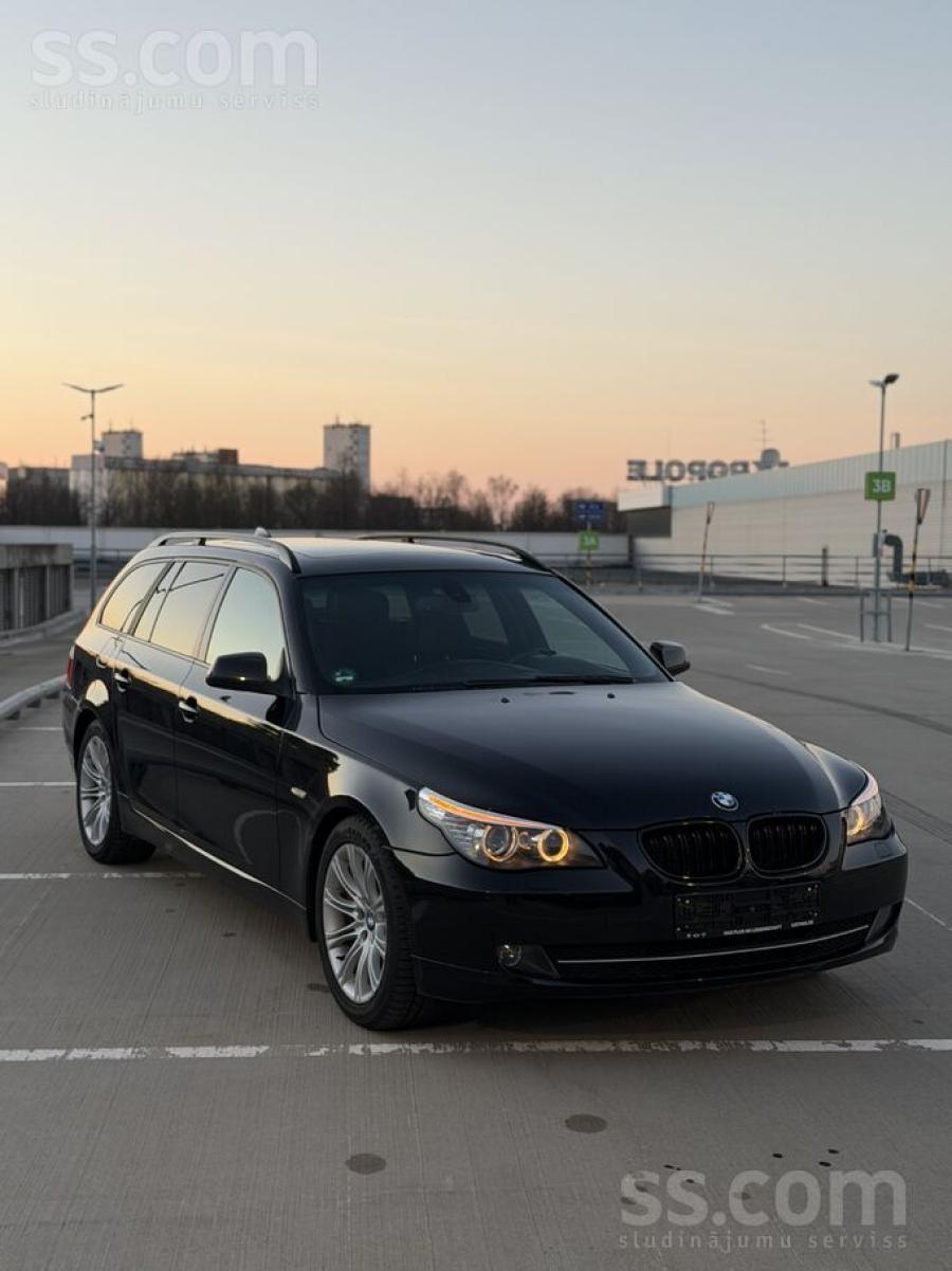 Black BMW 520 2010 in Riga, with an engine capacity of 2.00 L and mileage of 248 thousand km for 5000 €, photo 3 on AUTOMOTO.COM.LV