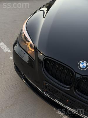 Black BMW 520 2010 in Riga, with an engine capacity of 2.00 L and mileage of 248 thousand km for 5000 €, photo 4 on AUTOMOTO.COM.LV