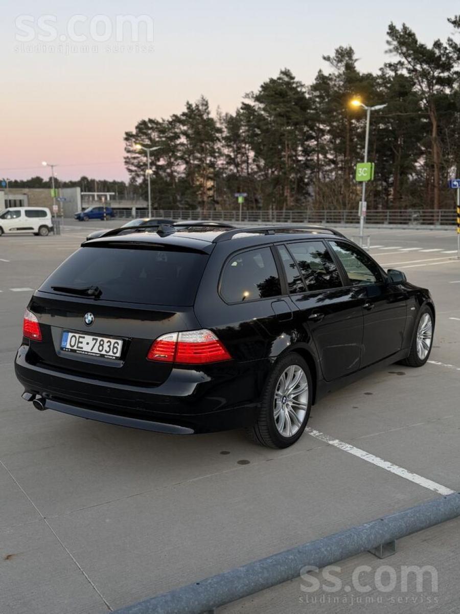 Black BMW 520 2010 in Riga, with an engine capacity of 2.00 L and mileage of 248 thousand km for 5000 €, photo 6 on AUTOMOTO.COM.LV