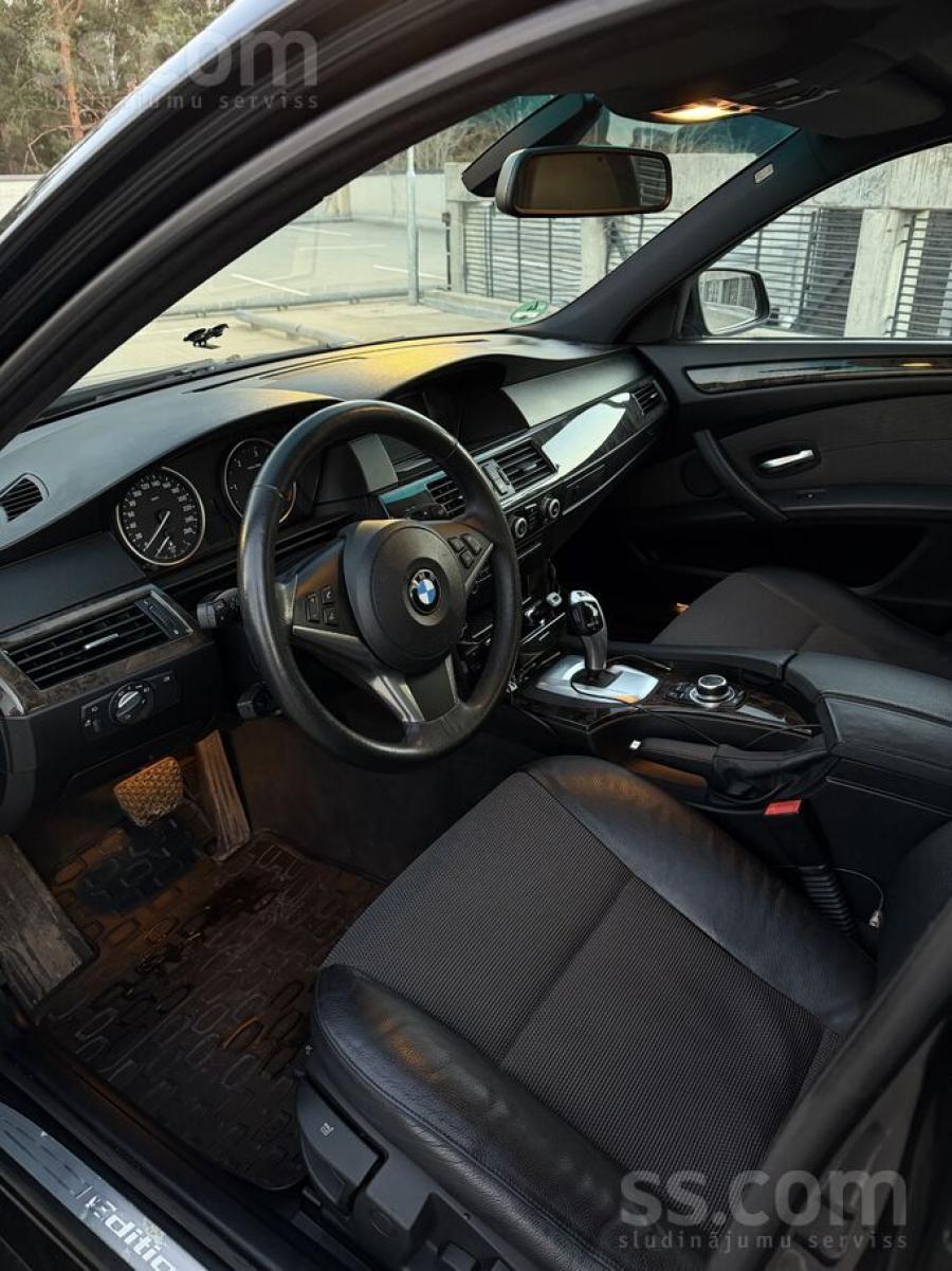 Black BMW 520 2010 in Riga, with an engine capacity of 2.00 L and mileage of 248 thousand km for 5000 €, photo 7 on AUTOMOTO.COM.LV