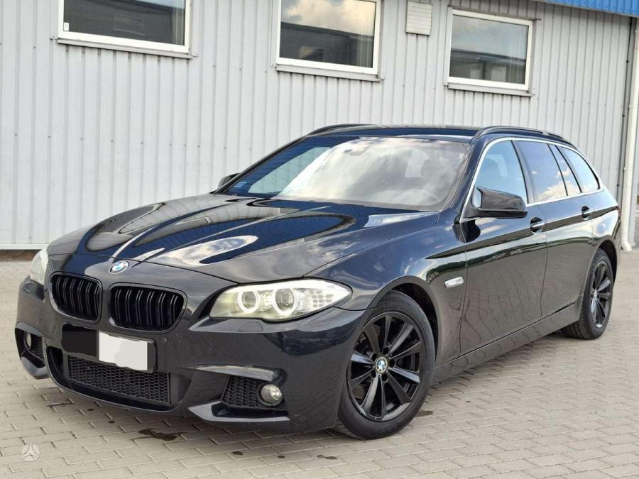 Black BMW 520 2010 in Silute, with an engine capacity of 2.00 L and mileage of 358 thousand km for 7000 €, photo 5 on AUTOMOTO.COM.LV