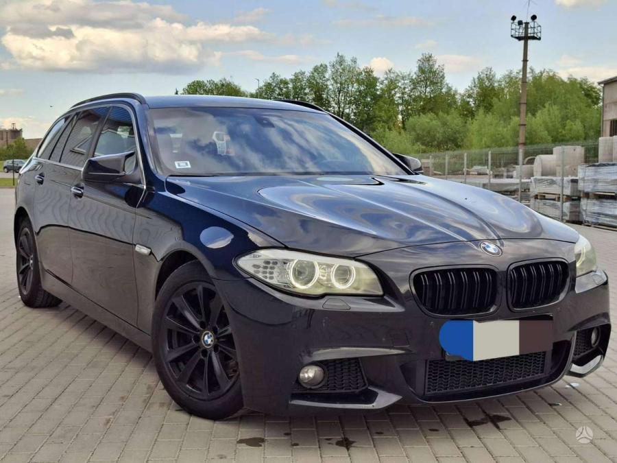 Black BMW 520 2010 in Silute, with an engine capacity of 2.00 L and mileage of 358 thousand km for 7000 €, photo 10 on AUTOMOTO.COM.LV
