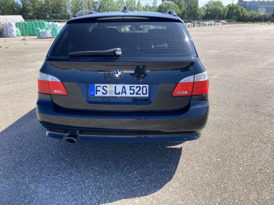 Melns BMW 520 2010 Kauņa, ar dzinēja tilpumu 2.00 L un nobraukumu 275 tūkst. km par 4700 €, foto 4 vietnē AUTOMOTO.COM.LV