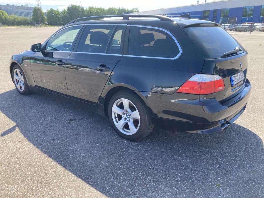 Melns BMW 520 2010 Kauņa, ar dzinēja tilpumu 2.00 L un nobraukumu 275 tūkst. km par 4700 €, foto 7 vietnē AUTOMOTO.COM.LV