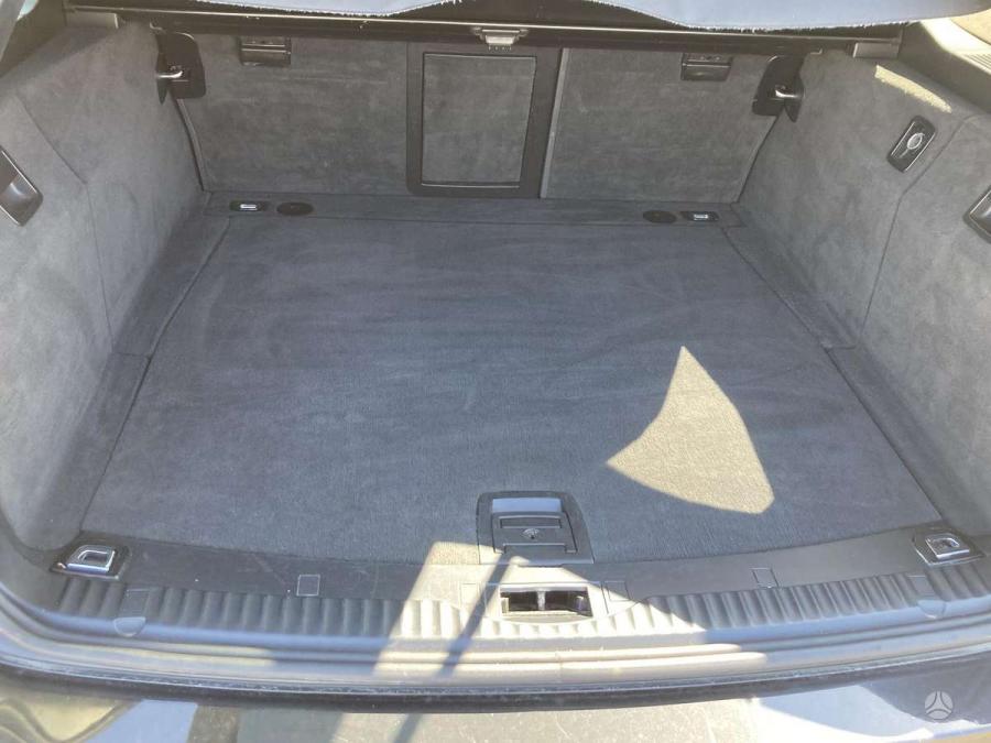 Melns BMW 520 2010 Kauņa, ar dzinēja tilpumu 2.00 L un nobraukumu 275 tūkst. km par 4700 €, foto 14 vietnē AUTOMOTO.COM.LV