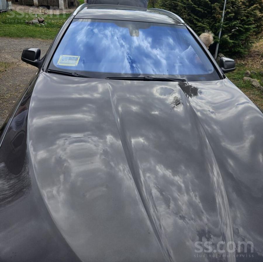 Black BMW 520 2010 in Riga, with an engine capacity of 2.00 L and mileage of 368 thousand km for 8200 €, photo 3 on AUTOMOTO.COM.LV