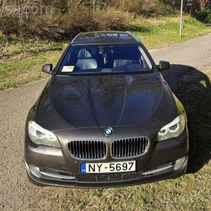 Black BMW 520 2010 in Riga, with an engine capacity of 2.00 L and mileage of 368 thousand km for 8200 €, photo 4 on AUTOMOTO.COM.LV