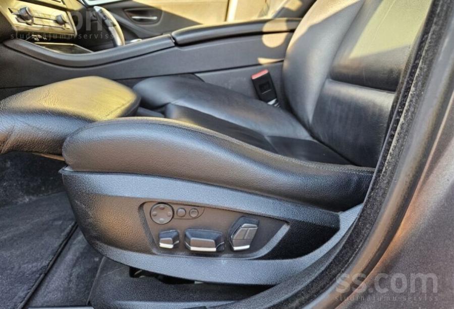 Black BMW 520 2010 in Riga, with an engine capacity of 2.00 L and mileage of 368 thousand km for 8200 €, photo 18 on AUTOMOTO.COM.LV