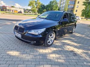 Melns BMW 520 2010 Kauņa, ar dzinēja tilpumu 2.00 L un nobraukumu 323 tūkst. km par 3550 €, foto  vietnē AUTOMOTO.COM.LV