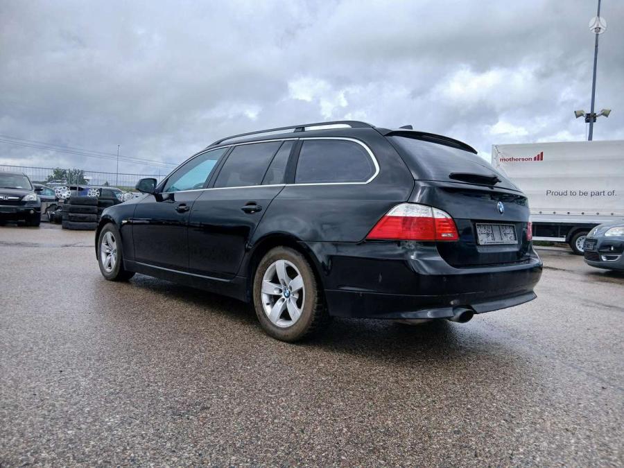 Black BMW 520 2010 in Marijampole, with an engine capacity of 2.00 L and mileage of 273 thousand km for 3450 €, photo 3 on AUTOMOTO.COM.LV