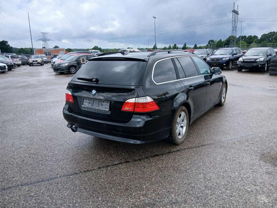 Black BMW 520 2010 in Marijampole, with an engine capacity of 2.00 L and mileage of 273 thousand km for 3450 €, photo 7 on AUTOMOTO.COM.LV