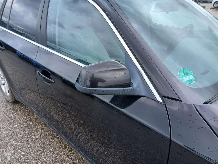 Black BMW 520 2010 in Marijampole, with an engine capacity of 2.00 L and mileage of 273 thousand km for 3450 €, photo 14 on AUTOMOTO.COM.LV
