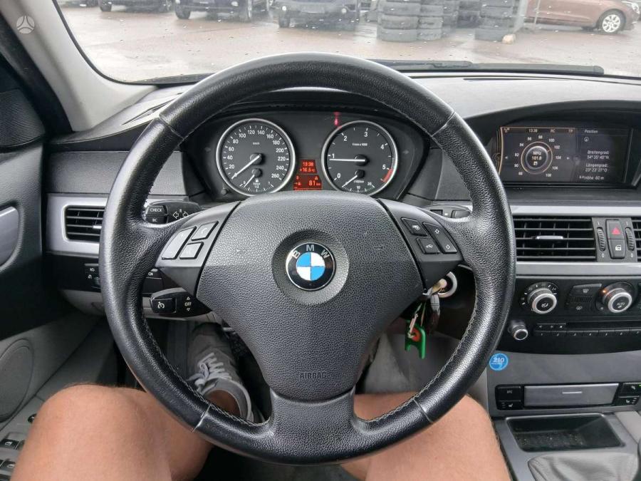 Black BMW 520 2010 in Marijampole, with an engine capacity of 2.00 L and mileage of 273 thousand km for 3450 €, photo 21 on AUTOMOTO.COM.LV