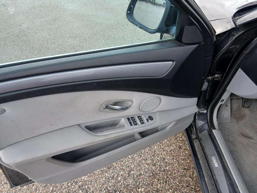 Black BMW 520 2010 in Marijampole, with an engine capacity of 2.00 L and mileage of 273 thousand km for 3450 €, photo 24 on AUTOMOTO.COM.LV