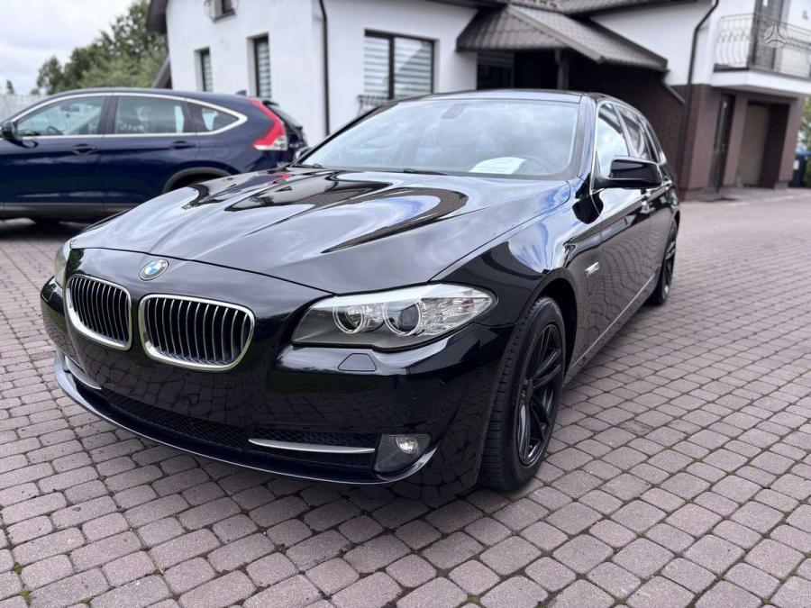 Melns BMW 520 2010 Gargždai, ar dzinēja tilpumu 2.00 L un nobraukumu 231 tūkst. km par 7499 €, foto 1 vietnē AUTOMOTO.COM.LV
