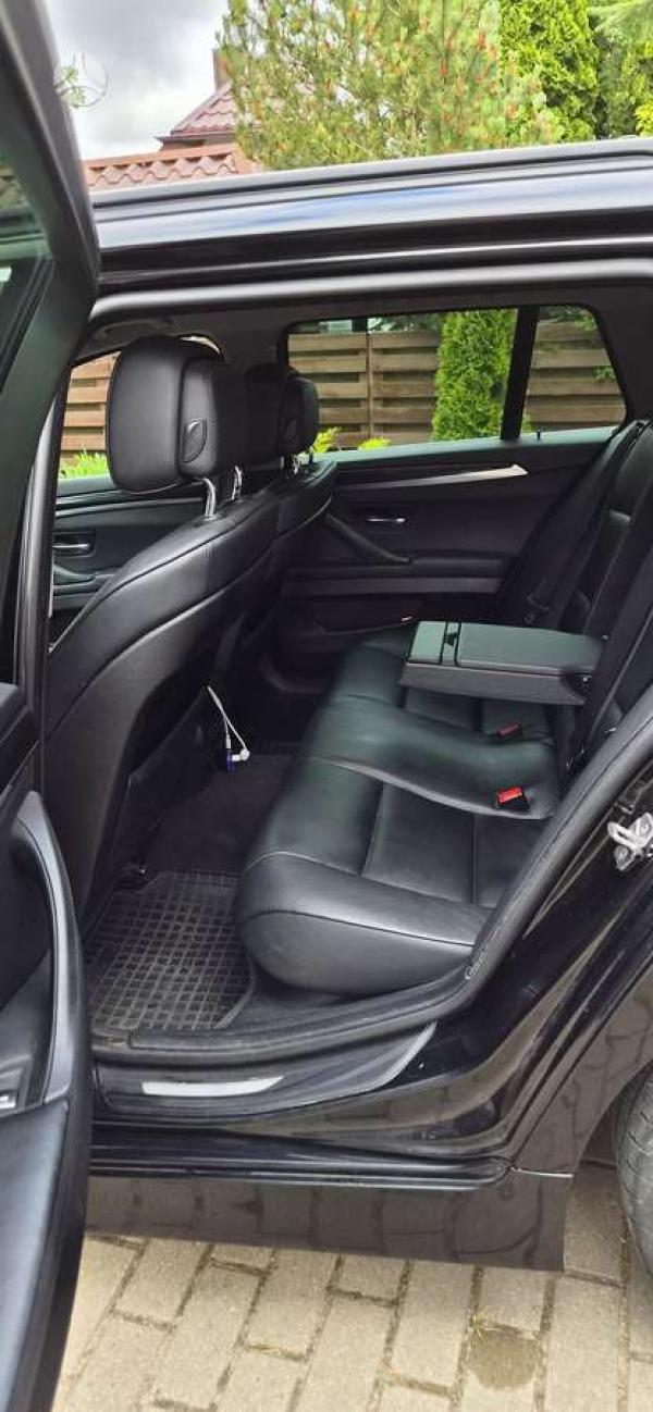 Black BMW 520 2010 in Klaipeda, with an engine capacity of 2.00 L and mileage of 331 thousand km for 7000 €, photo 10 on AUTOMOTO.COM.LV