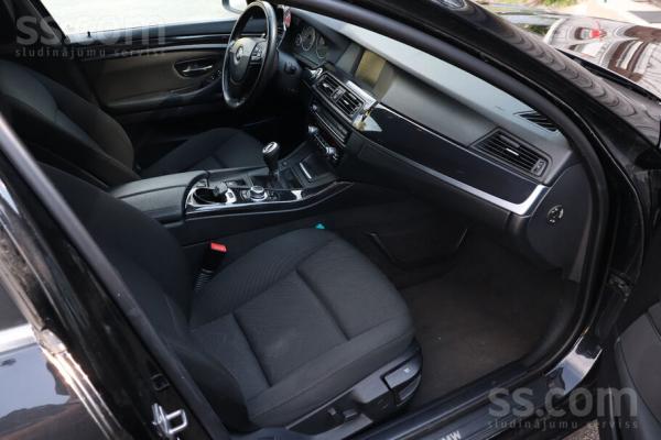 Черный БМВ 520 2010 в Валмиера, объемом двигателя 2.00 л и пробегом 0 тыс. км за 6990 €, фото 5 на AUTOMOTO.COM.LV