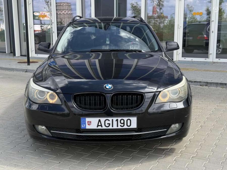 Black BMW 520 2010 in Vilnius, with an engine capacity of 2.00 L and mileage of 309 thousand km for 3800 €, photo 3 on AUTOMOTO.COM.LV