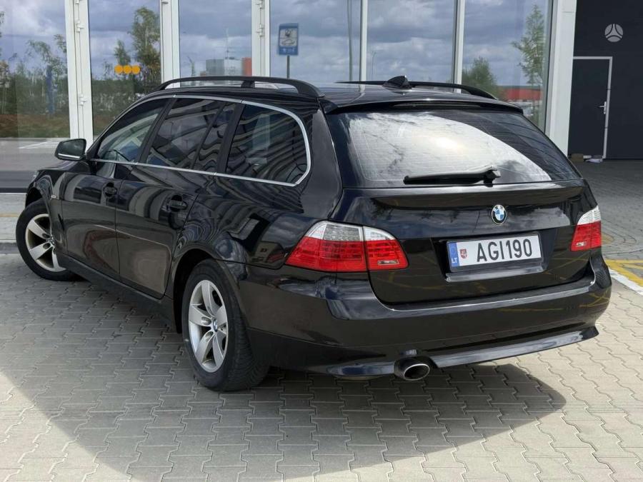 Black BMW 520 2010 in Vilnius, with an engine capacity of 2.00 L and mileage of 309 thousand km for 3800 €, photo 5 on AUTOMOTO.COM.LV