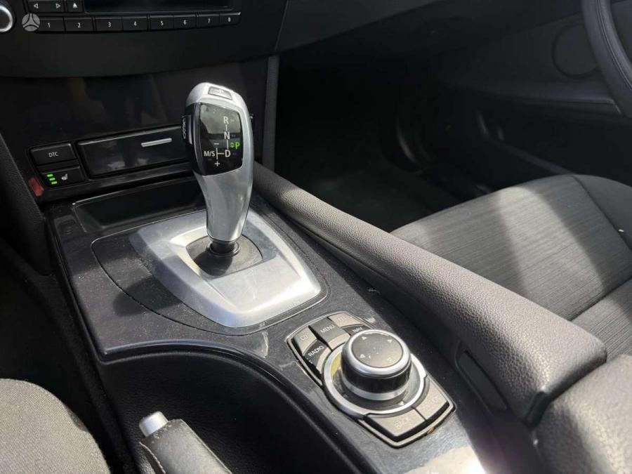 Black BMW 520 2010 in Vilnius, with an engine capacity of 2.00 L and mileage of 309 thousand km for 3800 €, photo 17 on AUTOMOTO.COM.LV
