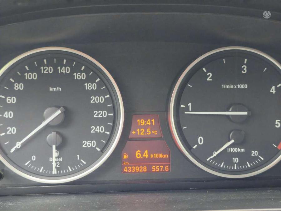 Melns BMW 520 2010 Alīta, ar dzinēja tilpumu 2.00 L un nobraukumu 434 tūkst. km par 4200 €, foto 8 vietnē AUTOMOTO.COM.LV