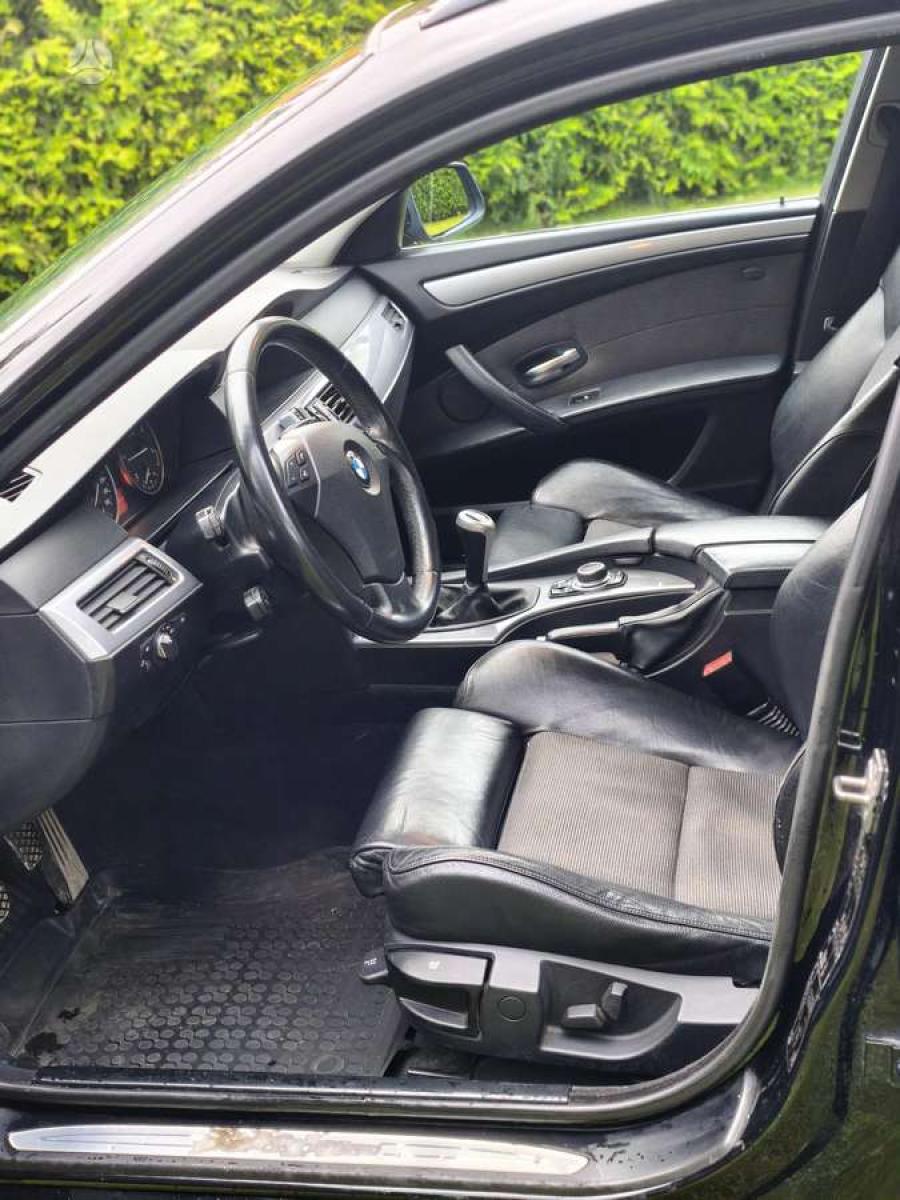 Melns BMW 520 2010 Alīta, ar dzinēja tilpumu 2.00 L un nobraukumu 434 tūkst. km par 4200 €, foto 11 vietnē AUTOMOTO.COM.LV
