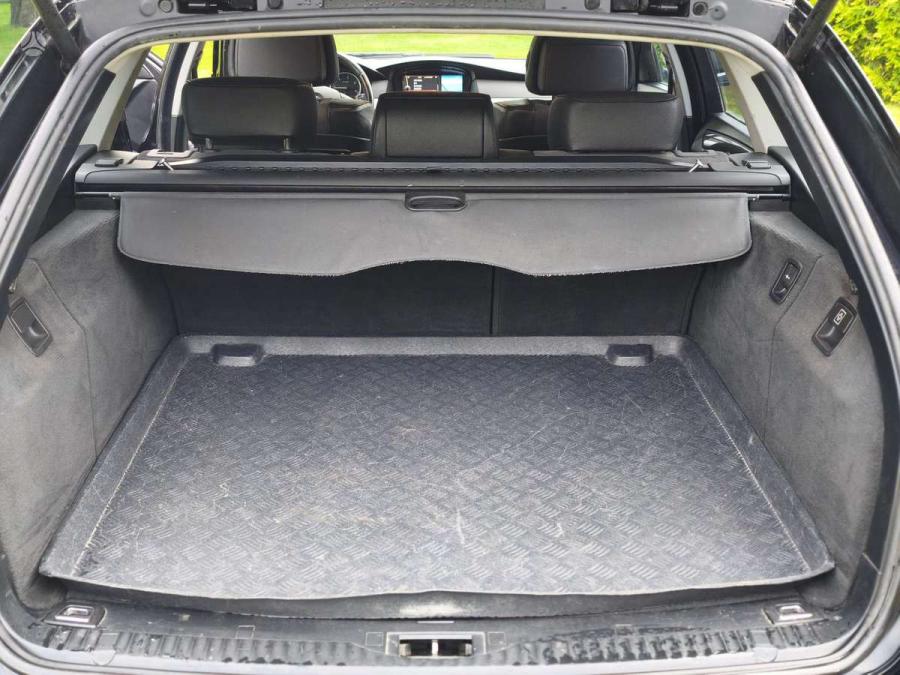 Melns BMW 520 2010 Alīta, ar dzinēja tilpumu 2.00 L un nobraukumu 434 tūkst. km par 4200 €, foto 13 vietnē AUTOMOTO.COM.LV
