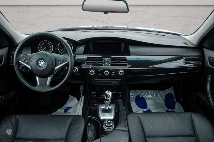 Melns BMW 520 2010 Kauņa, ar dzinēja tilpumu 2.00 L un nobraukumu 324 tūkst. km par 5390 €, foto 13 vietnē AUTOMOTO.COM.LV