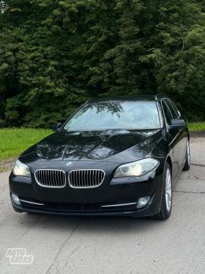 Melns BMW 520 2010 Panevēža, ar dzinēja tilpumu 2.00 L un nobraukumu 385 tūkst. km par 6700 €, foto  vietnē AUTOMOTO.COM.LV
