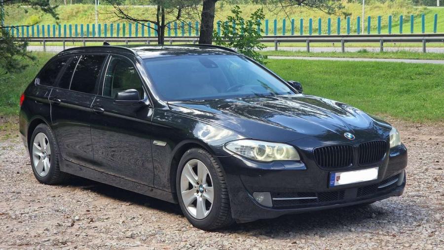 Черный БМВ 520 2010 в Вильнюс, объемом двигателя 2.00 л и пробегом 299 тыс. км за 6800 €, фото 1 на AUTOMOTO.COM.LV