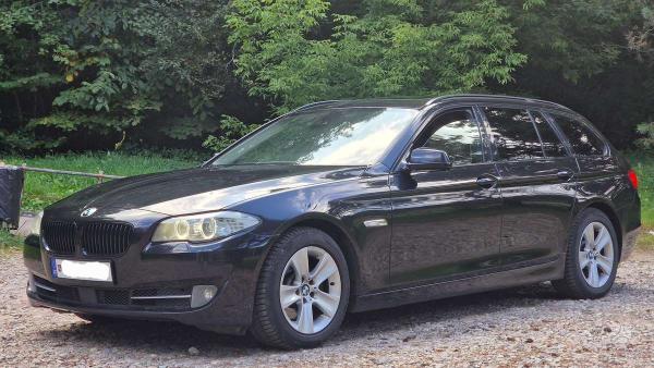 Black BMW 520 2010 in Vilnius, with an engine capacity of 2.00 L and mileage of 299 thousand km for 6800 €, photo 3 on AUTOMOTO.COM.LV
