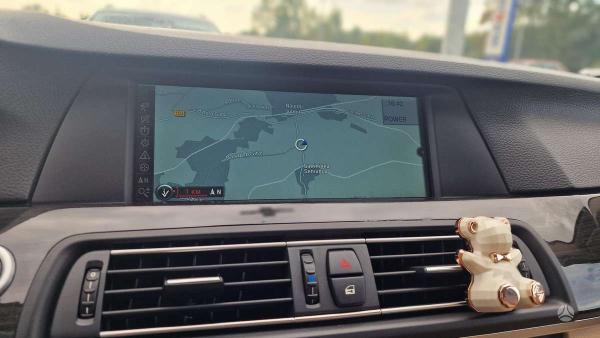 Black BMW 520 2010 in Vilnius, with an engine capacity of 2.00 L and mileage of 299 thousand km for 6800 €, photo 7 on AUTOMOTO.COM.LV
