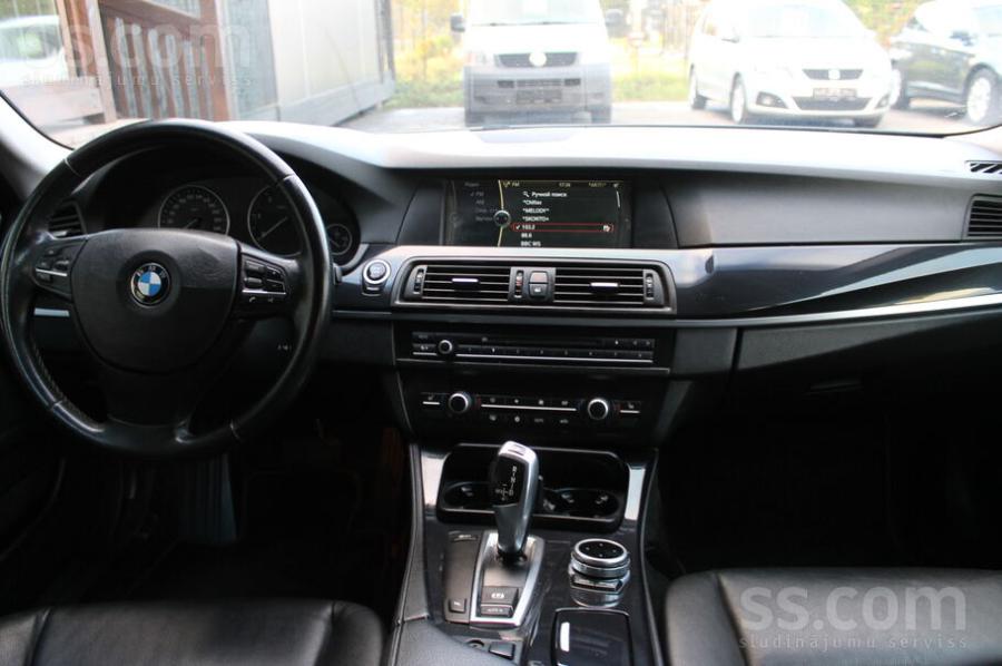 Black BMW 520 2010 in Riga, with an engine capacity of 2.00 L and mileage of 0 thousand km for 6650 €, photo 15 on AUTOMOTO.COM.LV