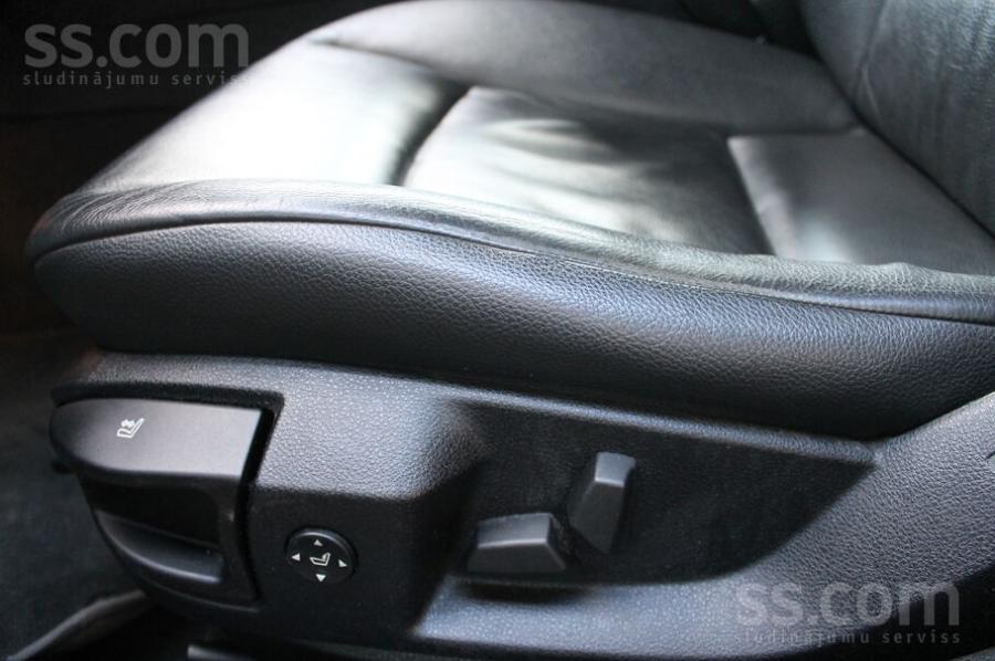 Black BMW 520 2010 in Riga, with an engine capacity of 2.00 L and mileage of 0 thousand km for 6650 €, photo 18 on AUTOMOTO.COM.LV