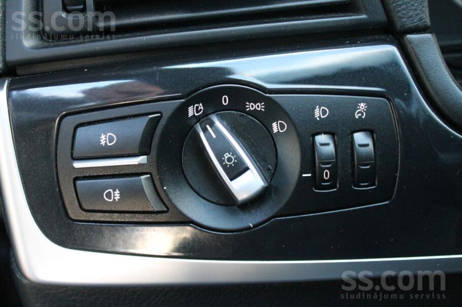 Black BMW 520 2010 in Riga, with an engine capacity of 2.00 L and mileage of 0 thousand km for 6650 €, photo 21 on AUTOMOTO.COM.LV